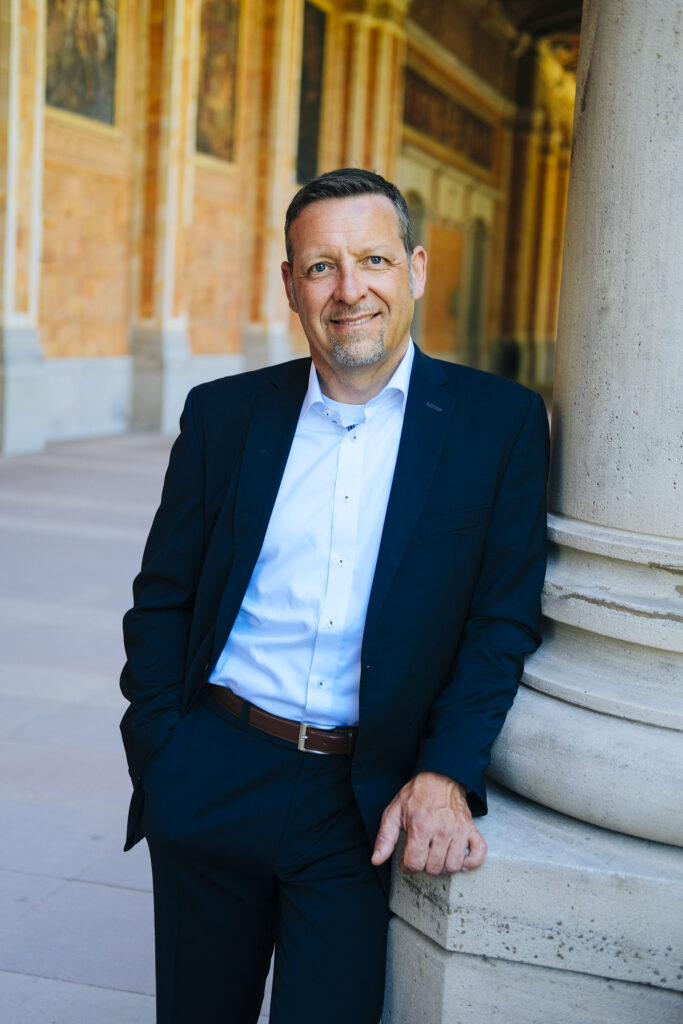 ZUR PERSON - Harry Walter